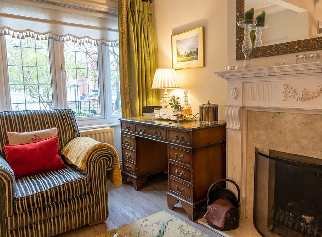 Tiggers-Cottages-Writing-Desk-2023 – Bray Cottages